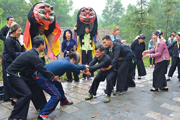 Life of Nung people in Phuc Sen valley - Vietnam Tourism Information