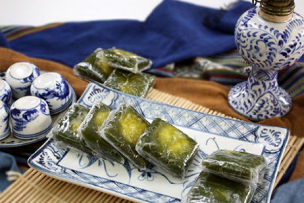 Hanoi's awesome autumnal brunch: ‘Banh duc nong’ | Food Culture