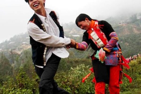 "Robbing wife" - the strange custom of H'mong people - Ethnic Groups ...